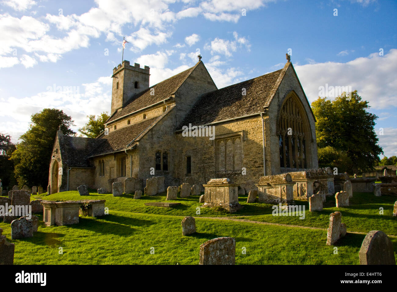 Swinbrook churchyard, Oxfordshire, England Stock Photo - Alamy
