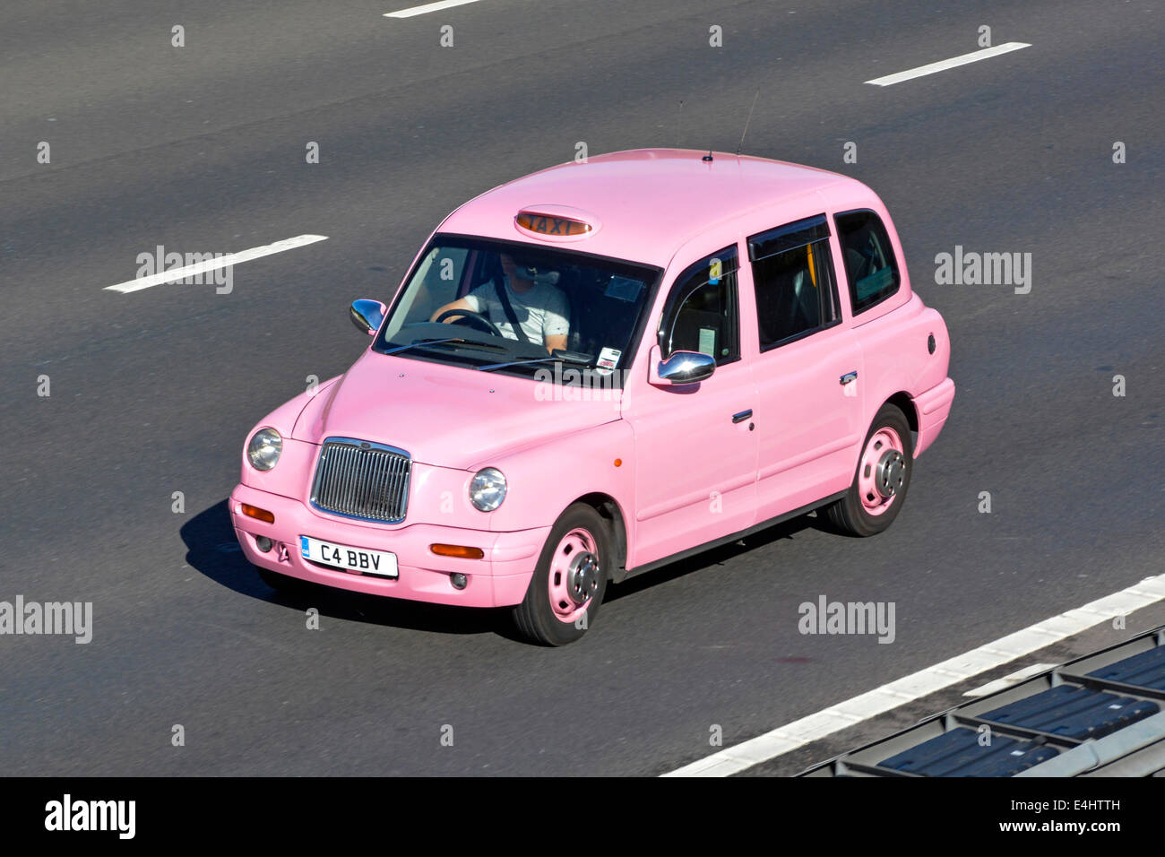 Pink london taxi cab hi-res stock photography and images - Alamy
