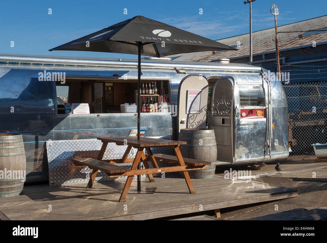 Caravan cafe hi-res stock photography and images - Alamy