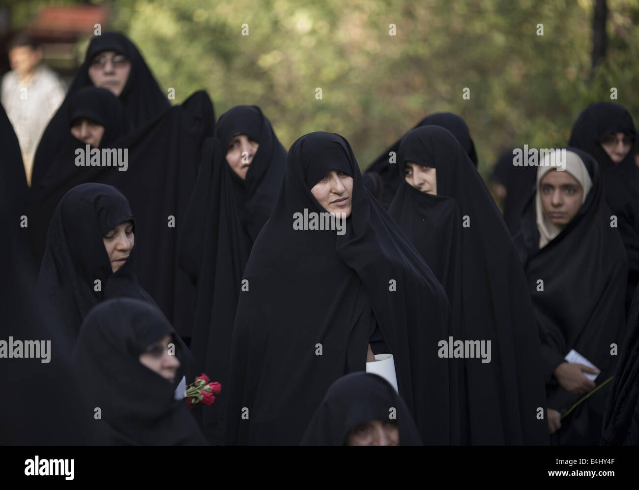 Iranian veiled women hi-res stock photography and images - Alamy