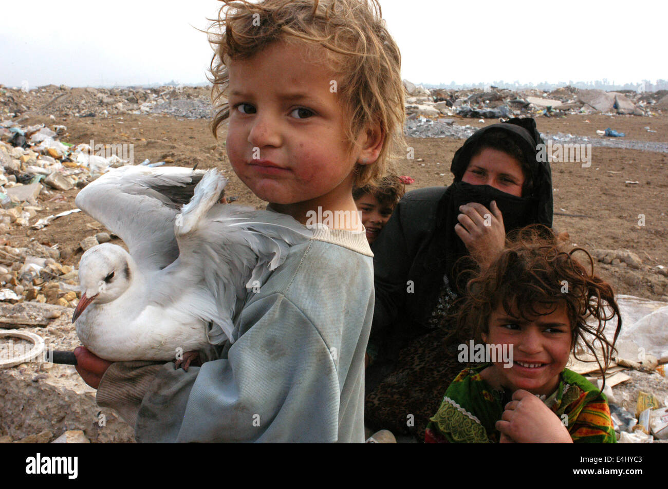 Iraq children peace hi-res stock photography and images - Alamy