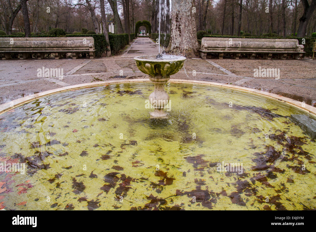 Royal palace madrid clock hi-res stock photography and images - Alamy
