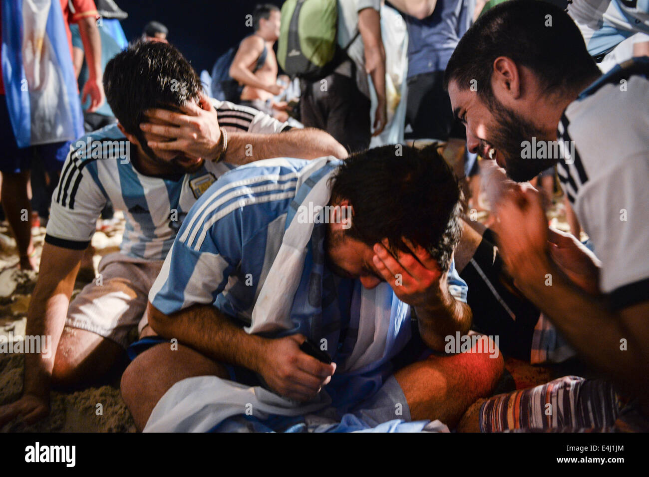 Crying fans hi-res stock photography and images - Alamy