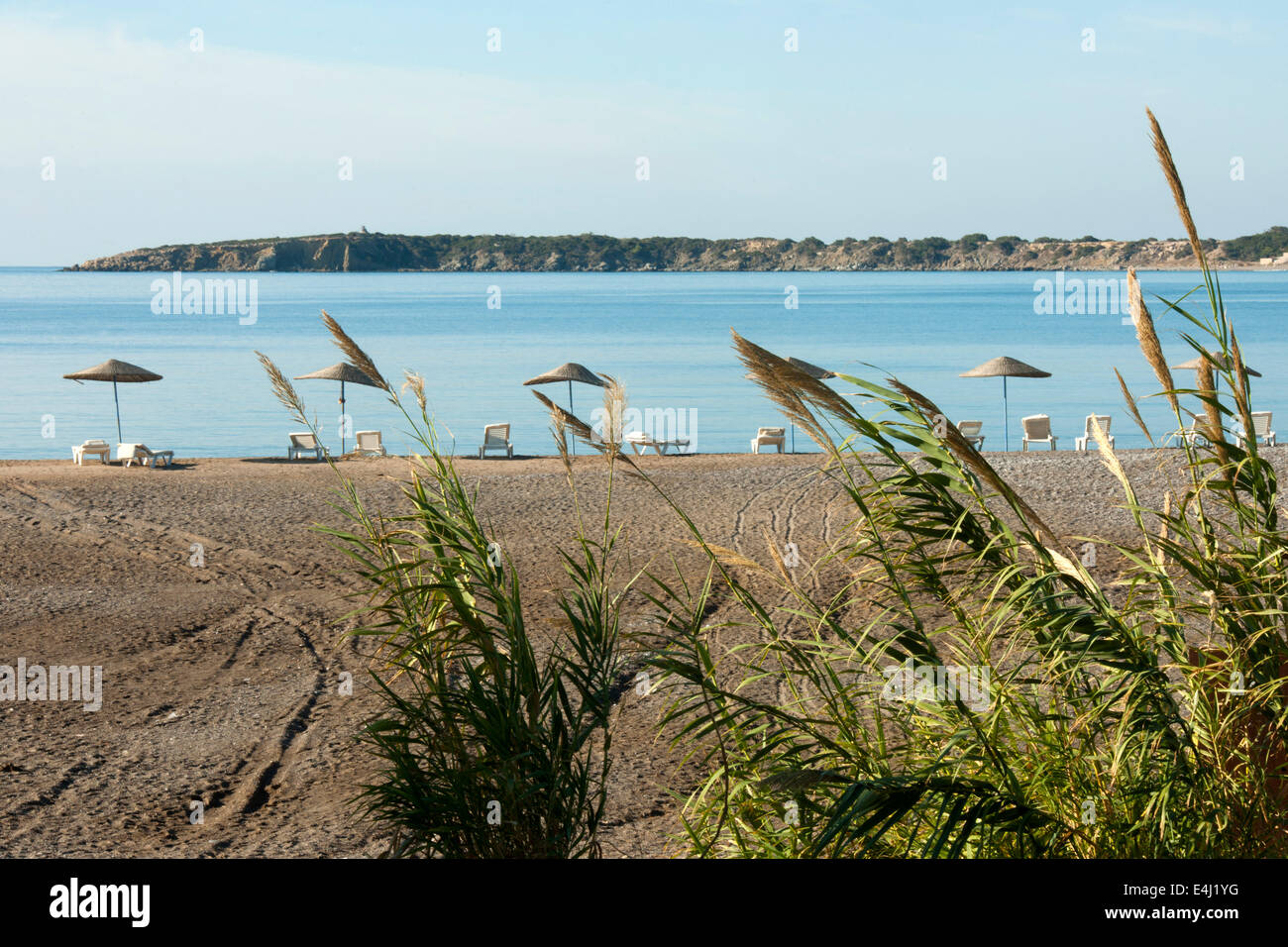 Griechenland, Rhodos, Lachania, Plimmiri, einsamer Kiesstrand Stock ...