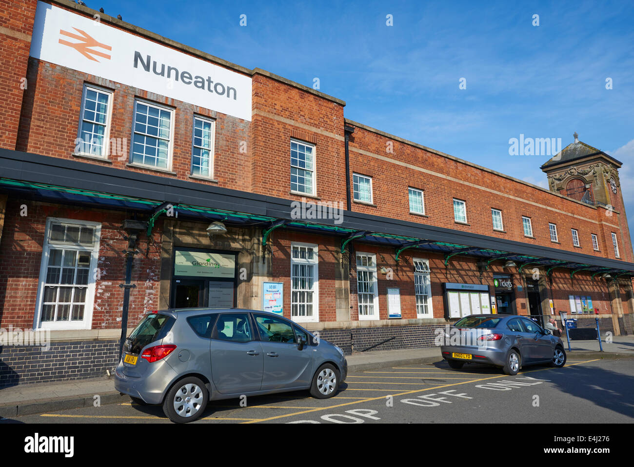 Railway Station Nuneaton Warwickshire Stock Photo - Alamy