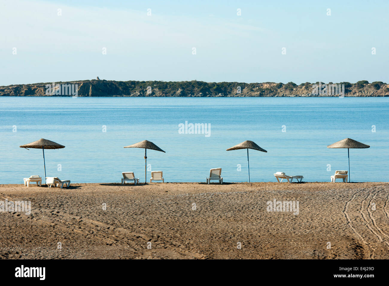 Griechenland, Rhodos, Lachania, Plimmiri, einsamer Kiesstrand Stock ...