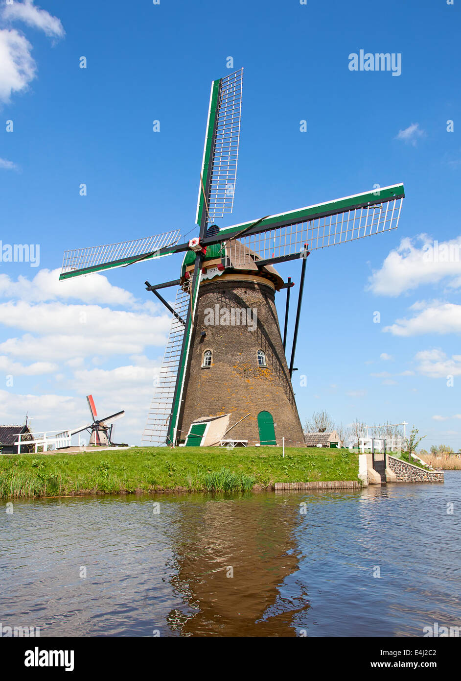 Ancient windmills near Kinderdijk, Netherlands Stock Photo - Alamy