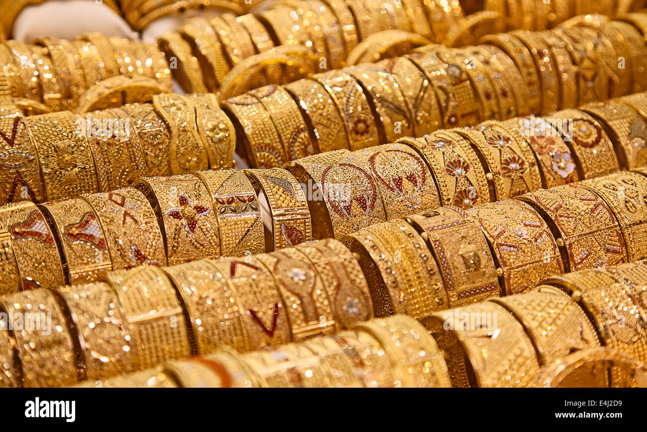 Gold on the famous "Golden souk" in Dubai Stock Photo - Alamy