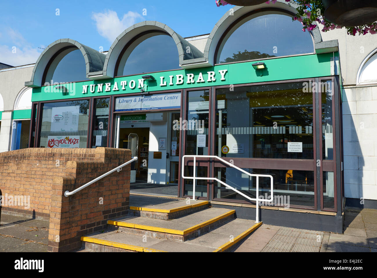 Front of information centre hi-res stock photography and images - Alamy