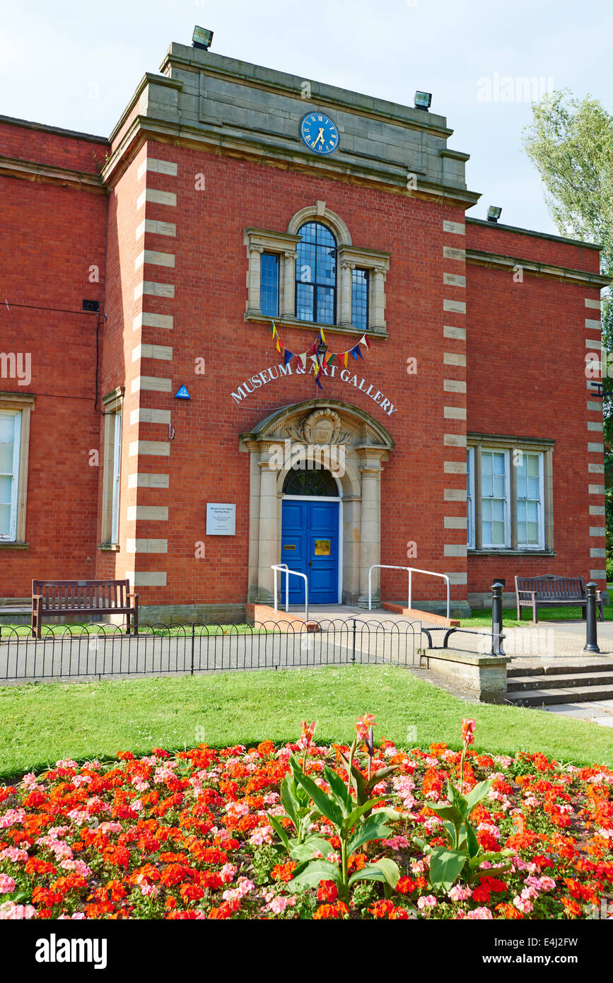 Museum And Art Gallery Riversley Park Nuneaton Warwickshire Stock Photo ...