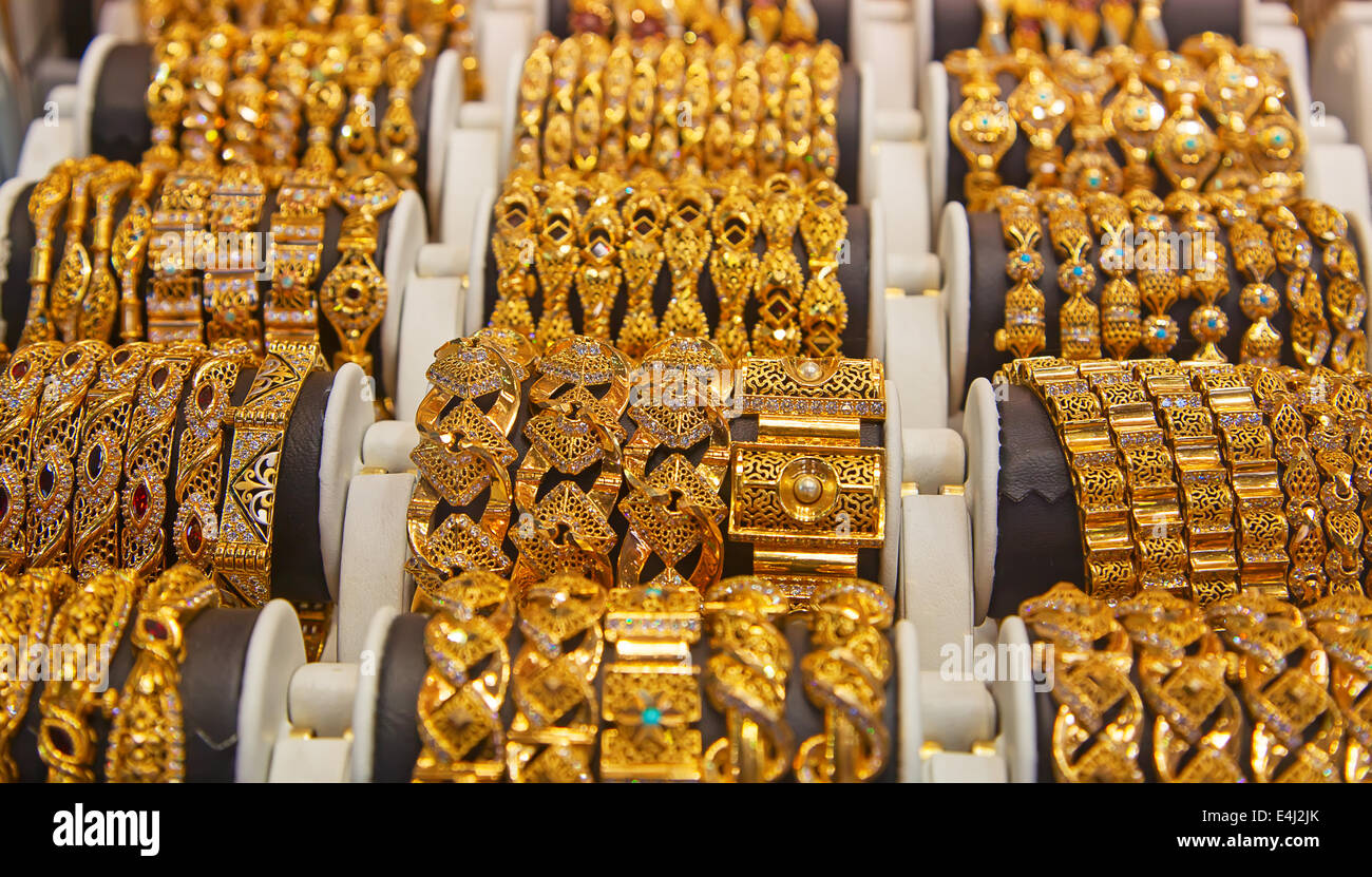 Gold on the famous "Golden souk" in Dubai Stock Photo - Alamy