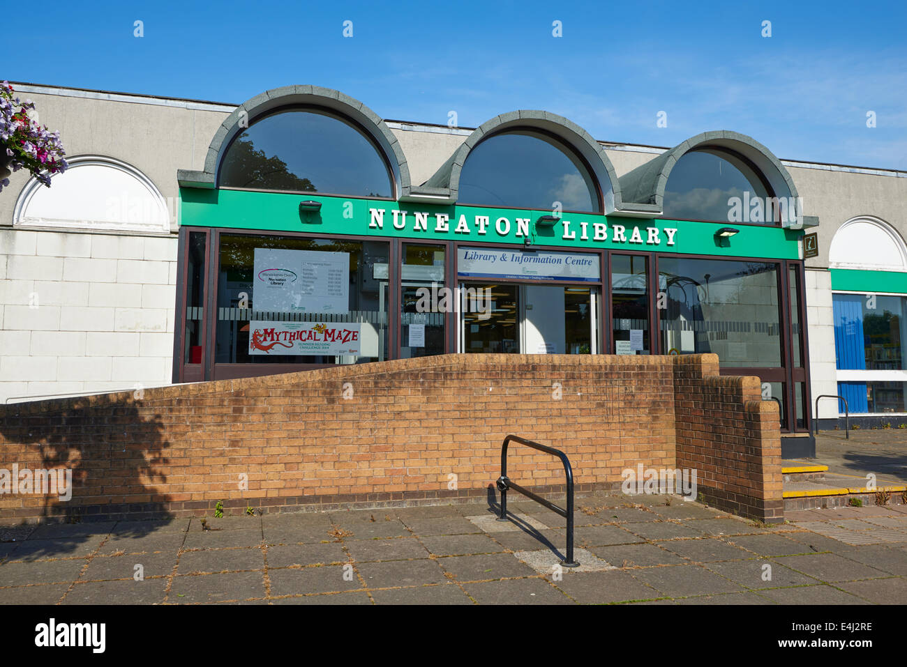 Nuneaton town centre warwickshire hi-res stock photography and images ...
