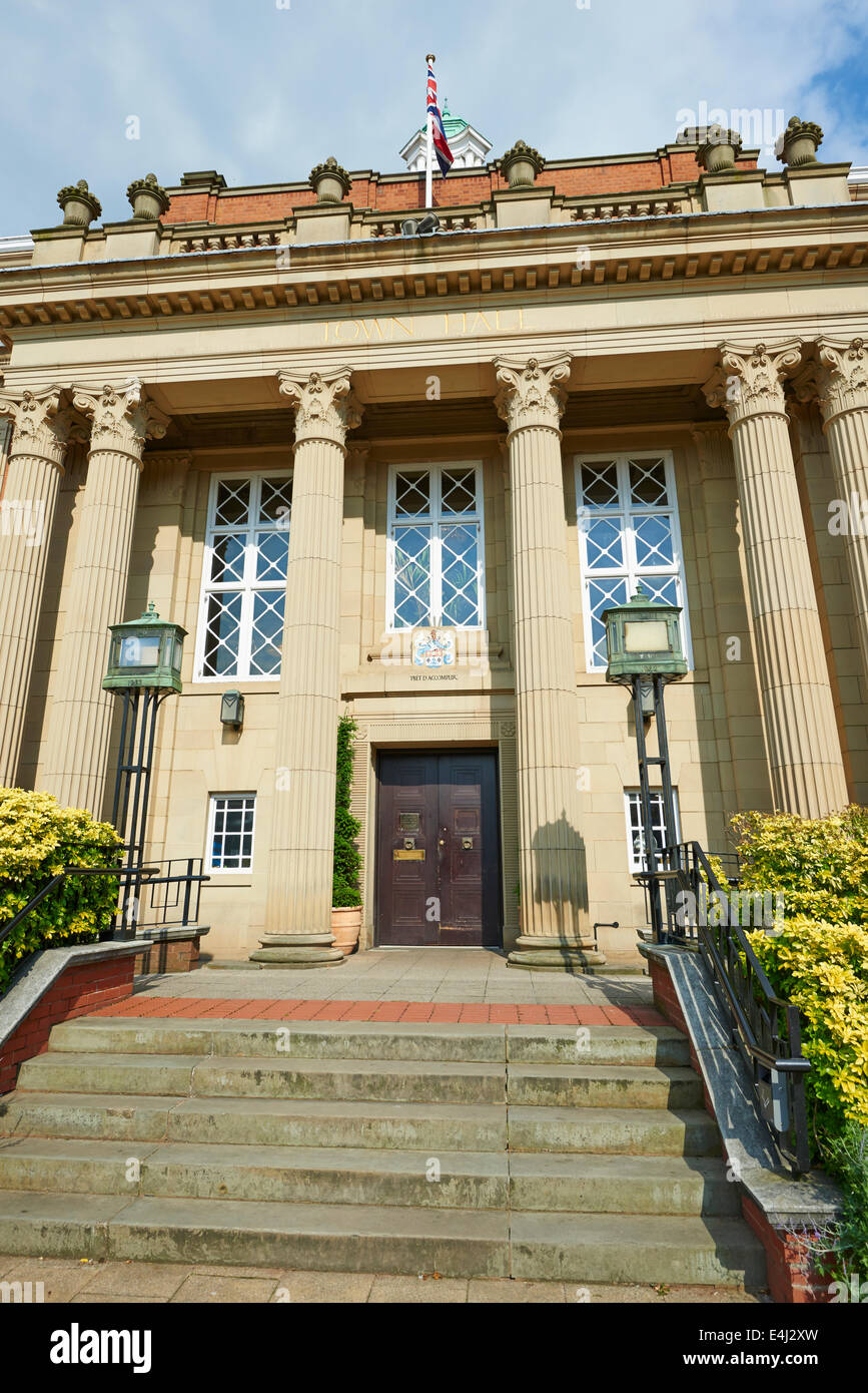 Nuneaton town centre warwickshire hi-res stock photography and images ...