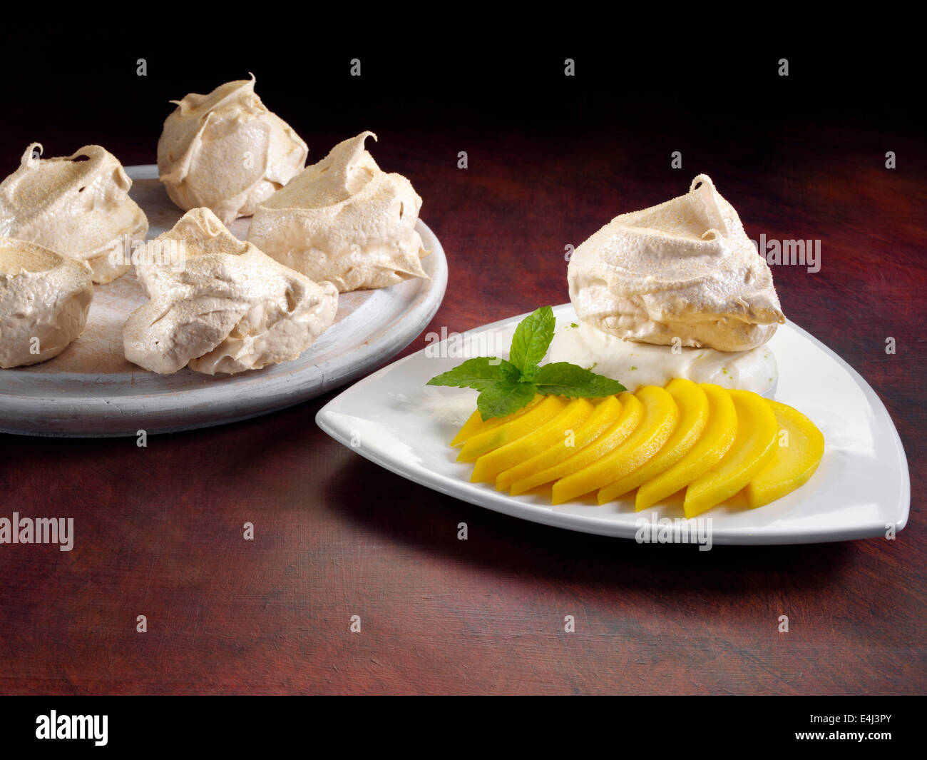 Meringues hi-res stock photography and images - Alamy