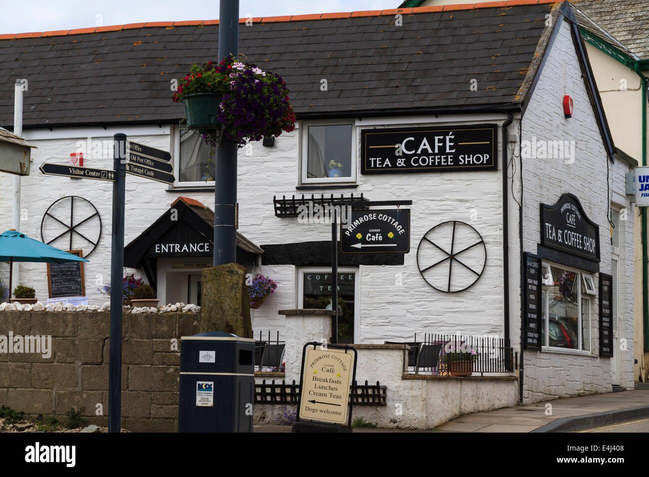 Primrose Cottage Cafe, Tintagel, Cornwall Stock Photo - Alamy