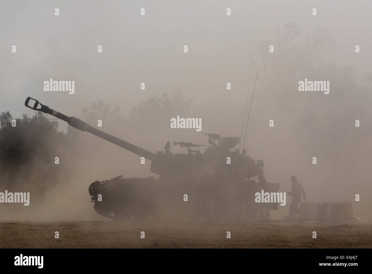M109 self propelled howitzer israel defense hi-res stock photography ...
