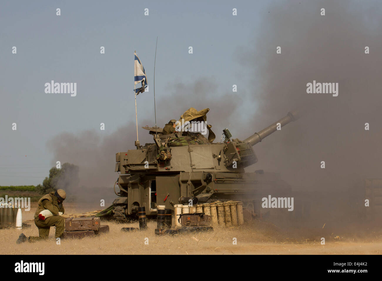 155mm shell hi-res stock photography and images - Alamy