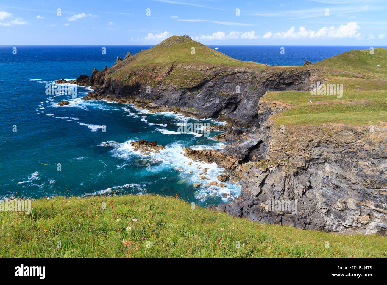 Pentire Point and The Rumps Iron Age hill fort, North Cornish coast on ...