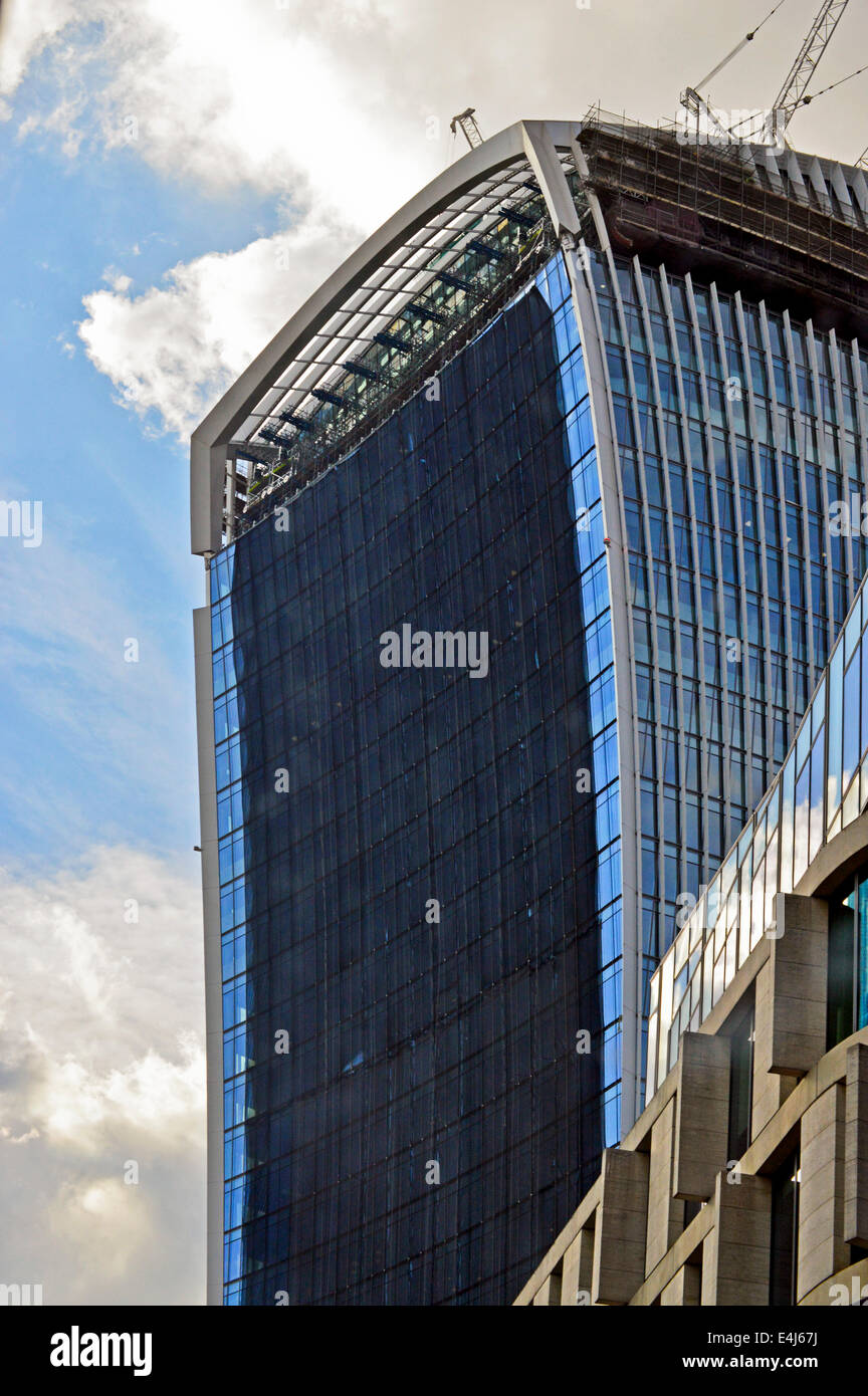 Nicknamed the walkie talkie building hi-res stock photography and ...