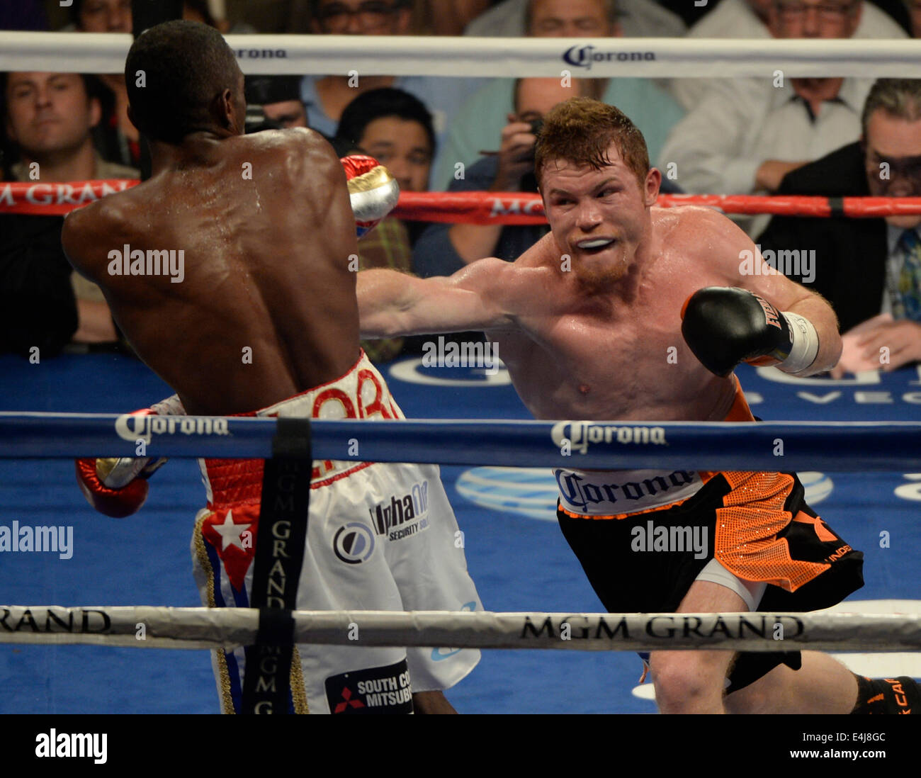 Las Vegas, USA. 12th July, 2014. ( in black trunks) Mexico's Canelo ...
