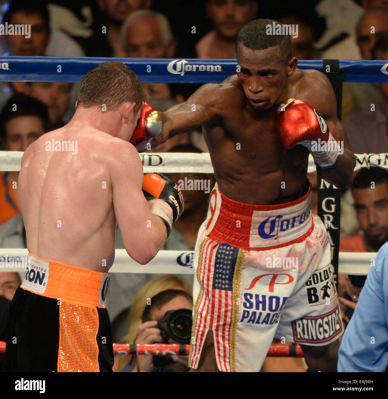 Las Vegas, USA. 12th July, 2014. ( in black trunks) Mexico's Canelo ...