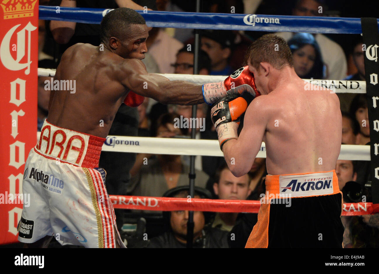 Las Vegas, USA. 12th July, 2014. ( in black trunks) Mexico's Canelo ...