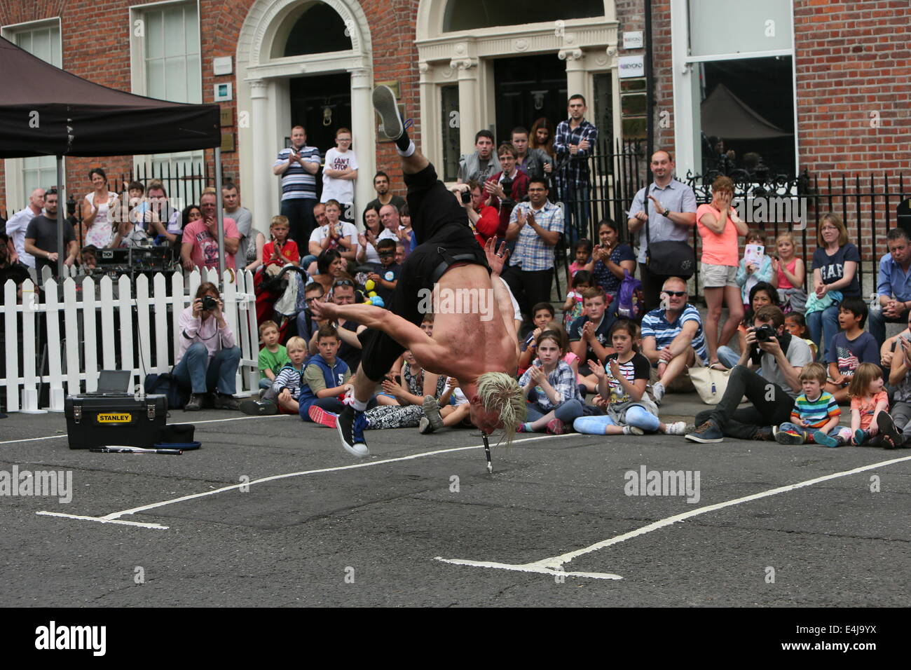 Aerial Manx performs his act including sword swallowing during the Laya ...