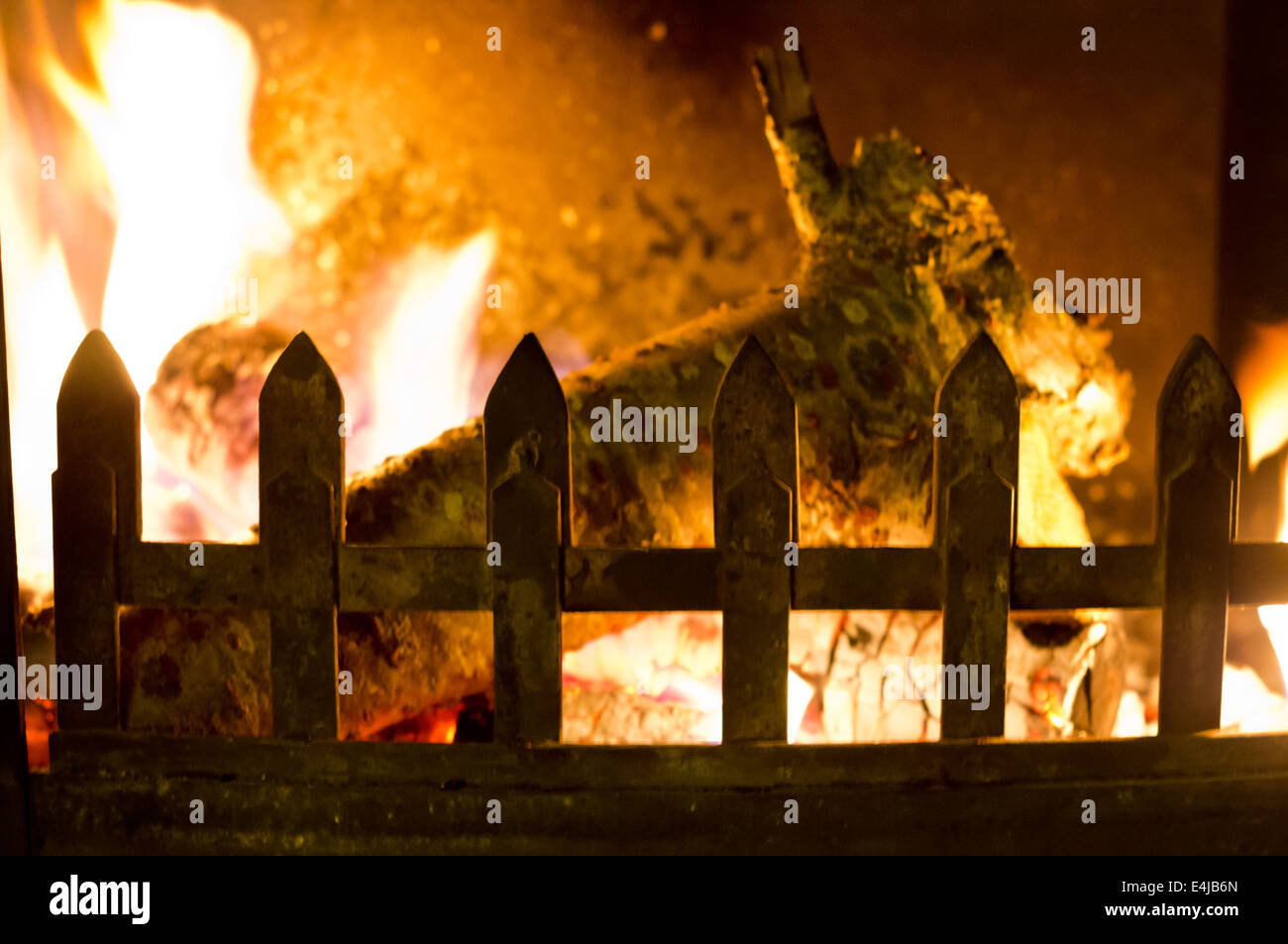 Cosy fire hi-res stock photography and images - Alamy