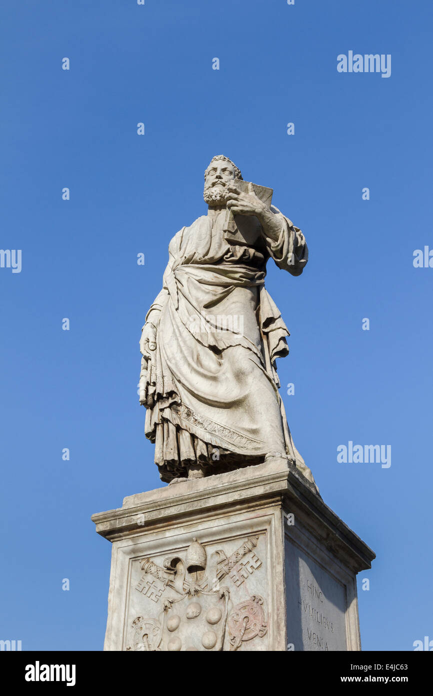 Statue of st peter rome hi-res stock photography and images - Alamy