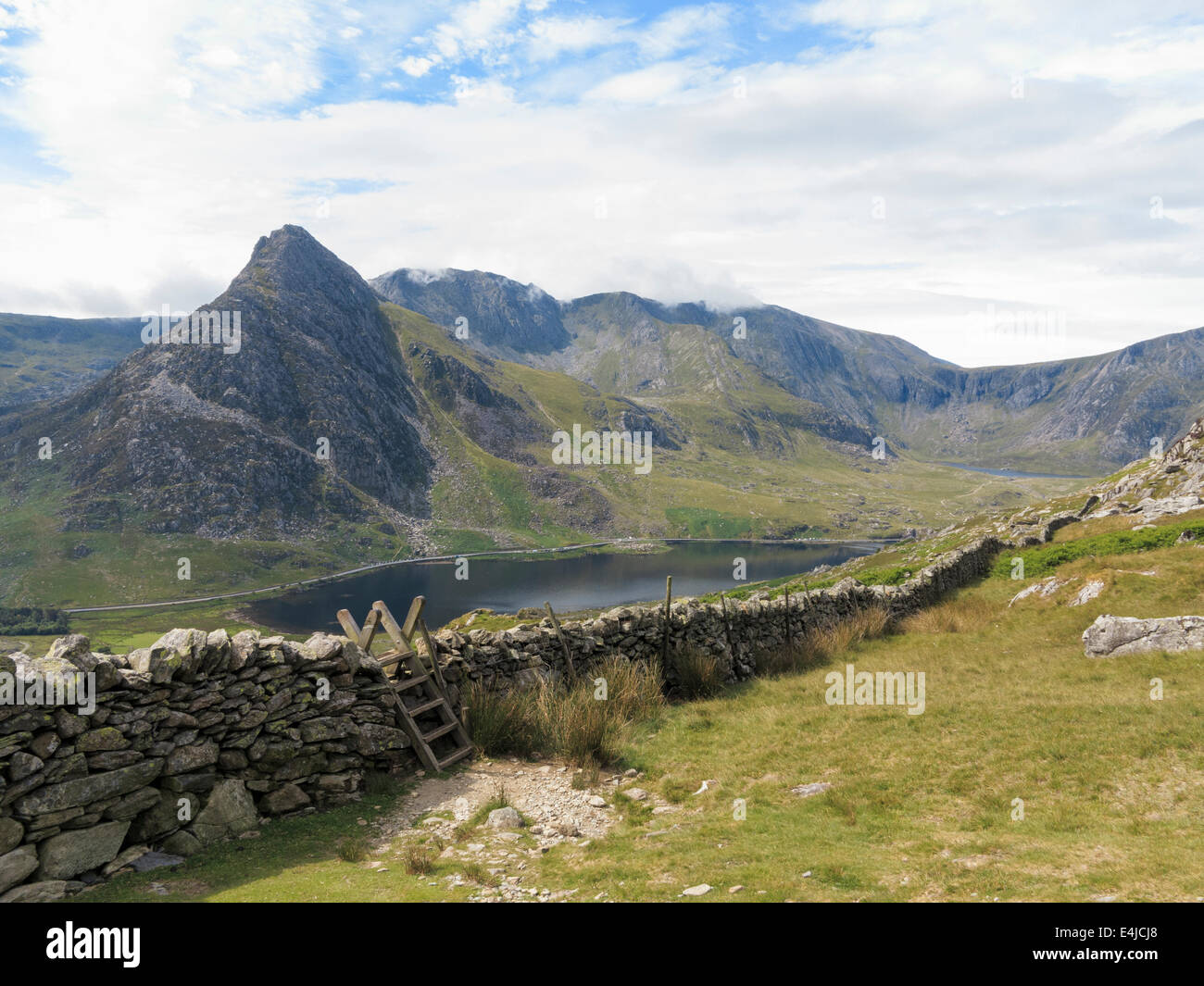 View to Llyn Ogwen lake with Mount Tryfan and Glyderau above Ogwen ...