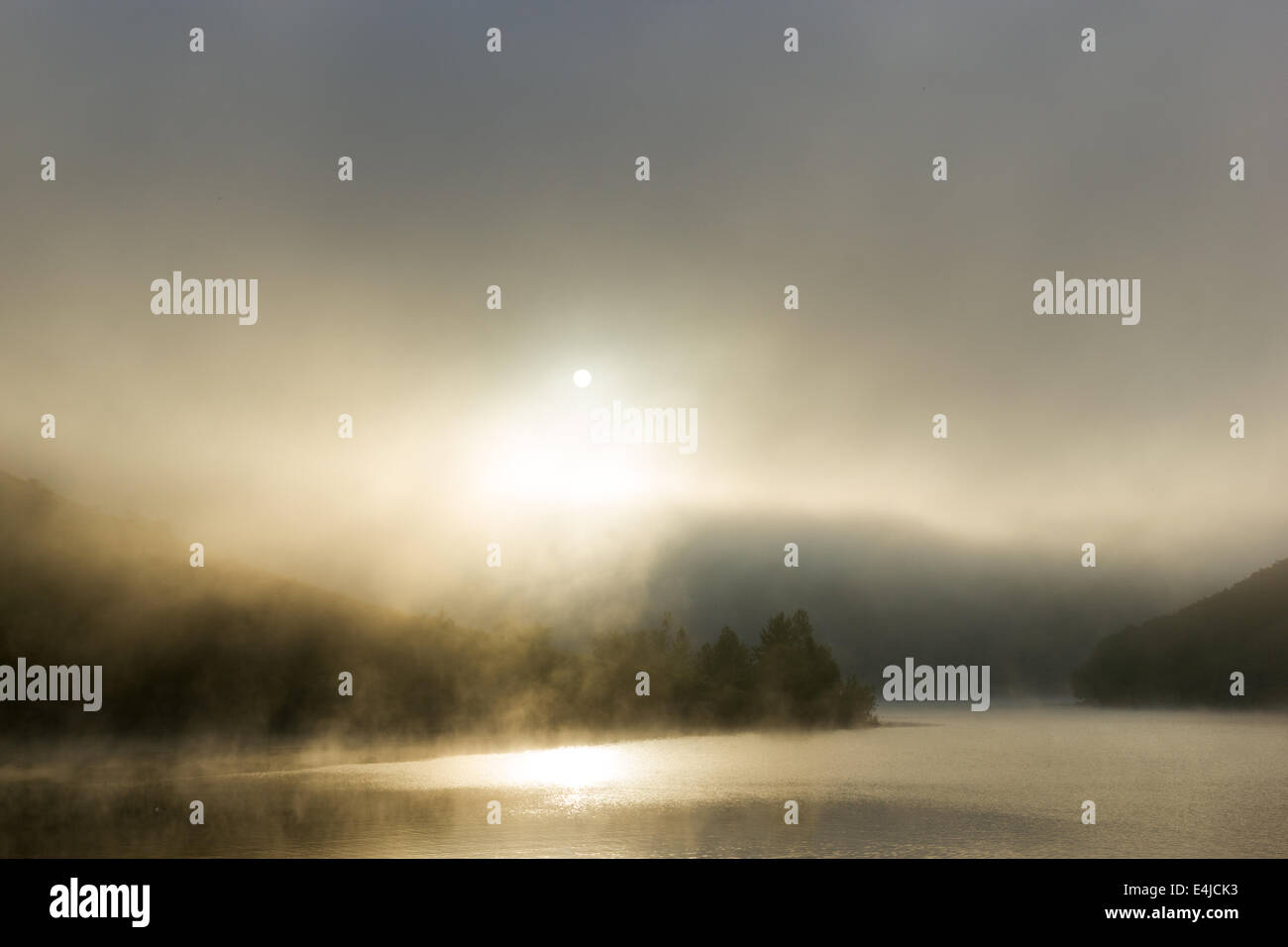 Fog over river sunrise summer hi-res stock photography and images - Alamy
