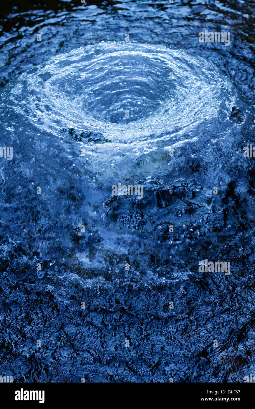 Water splash circle hi-res stock photography and images - Alamy
