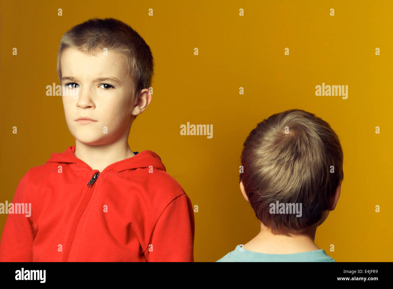 Head rear view facing hi-res stock photography and images - Alamy