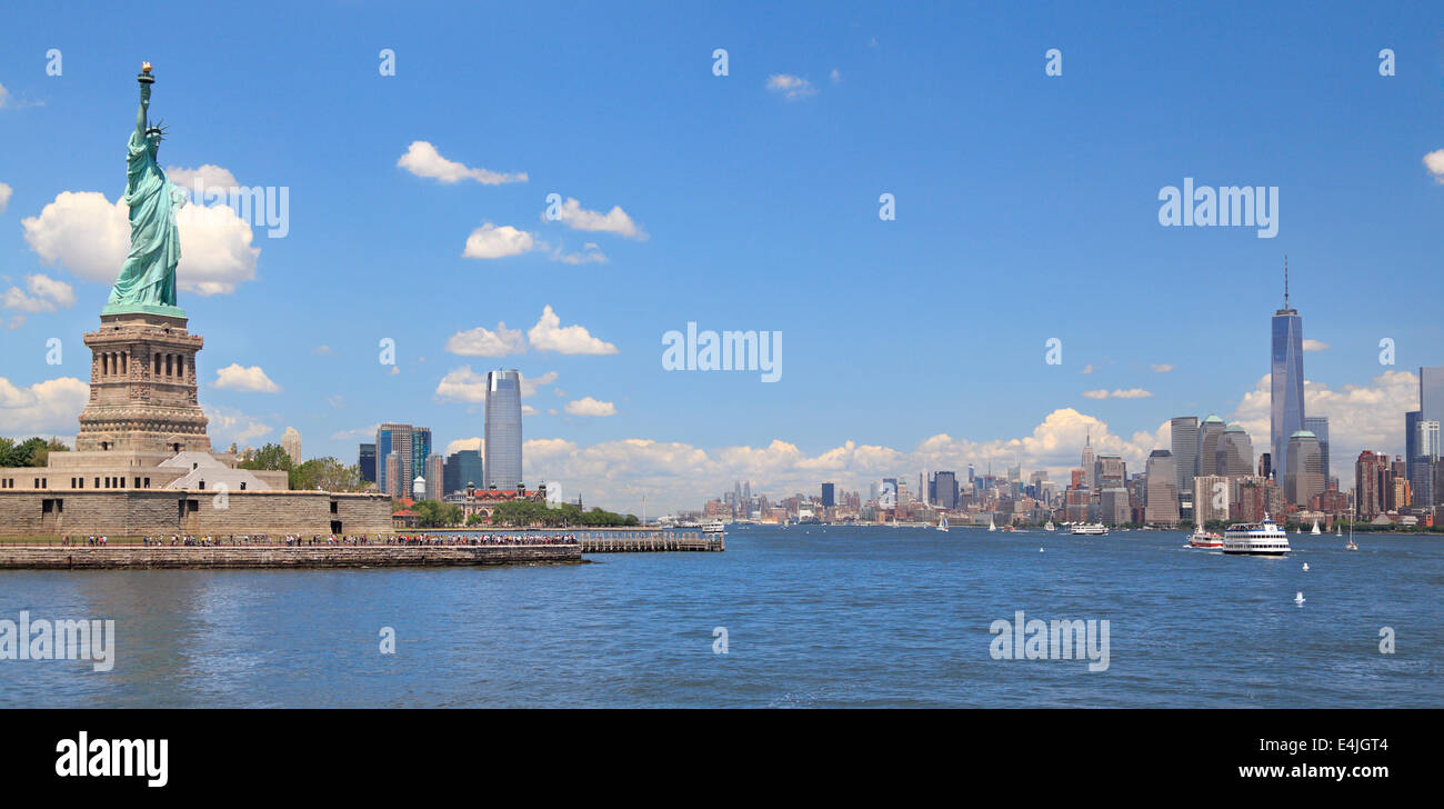 New york skyline statue of liberty hi-res stock photography and images ...
