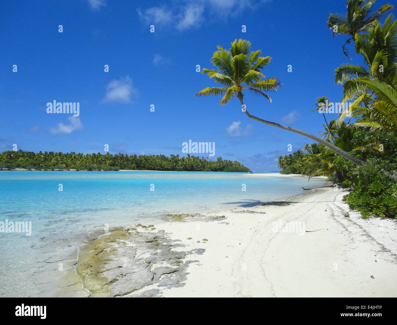 One foot island in aitutaki hi-res stock photography and images - Alamy
