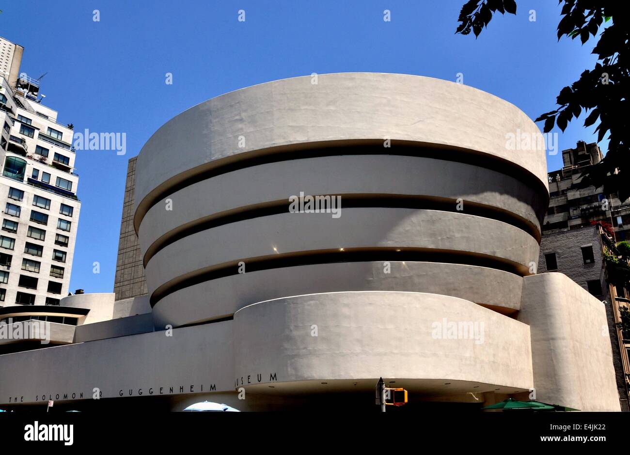 NYC: The Solomon R. Guggenheim Museum Stock Photo - Alamy