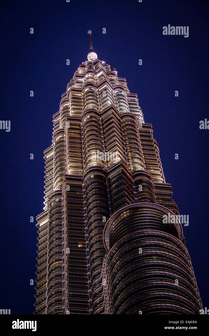Low angle close up view of The Petronas Towers, Kuala Lumpur, Malaysia ...
