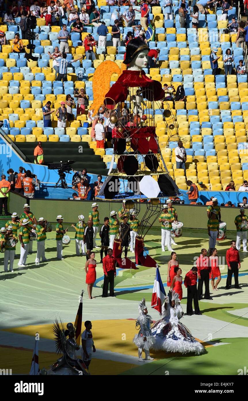 Closing ceremony artists rio hi-res stock photography and images - Alamy