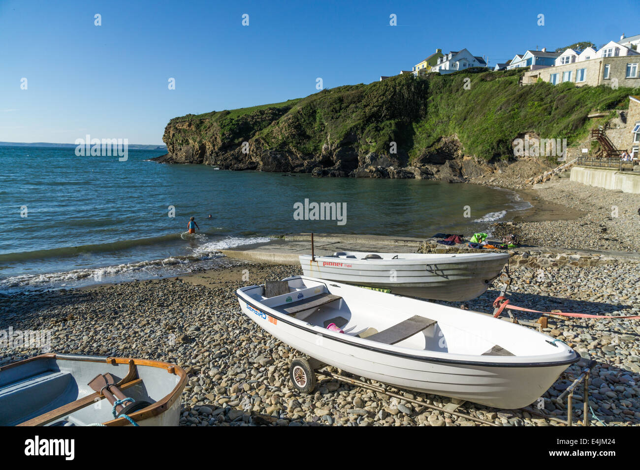 Little haven beach pembrokeshire hi-res stock photography and images ...