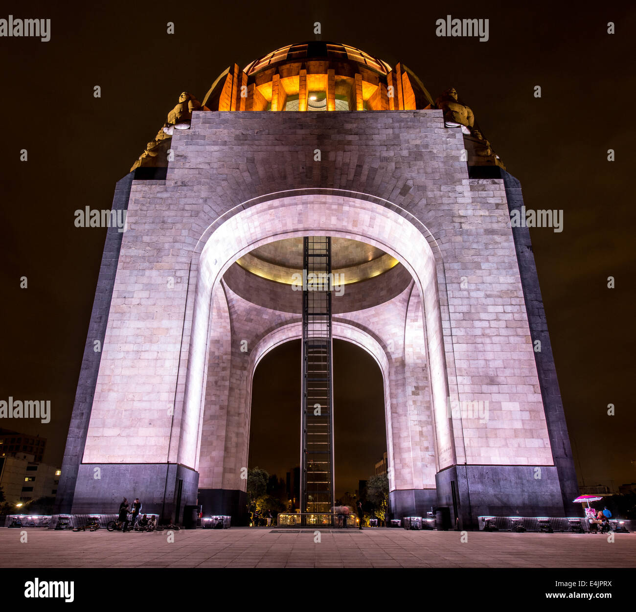 Monument to the Mexican Revolution (Monumento a la Revolución Mexicana ...