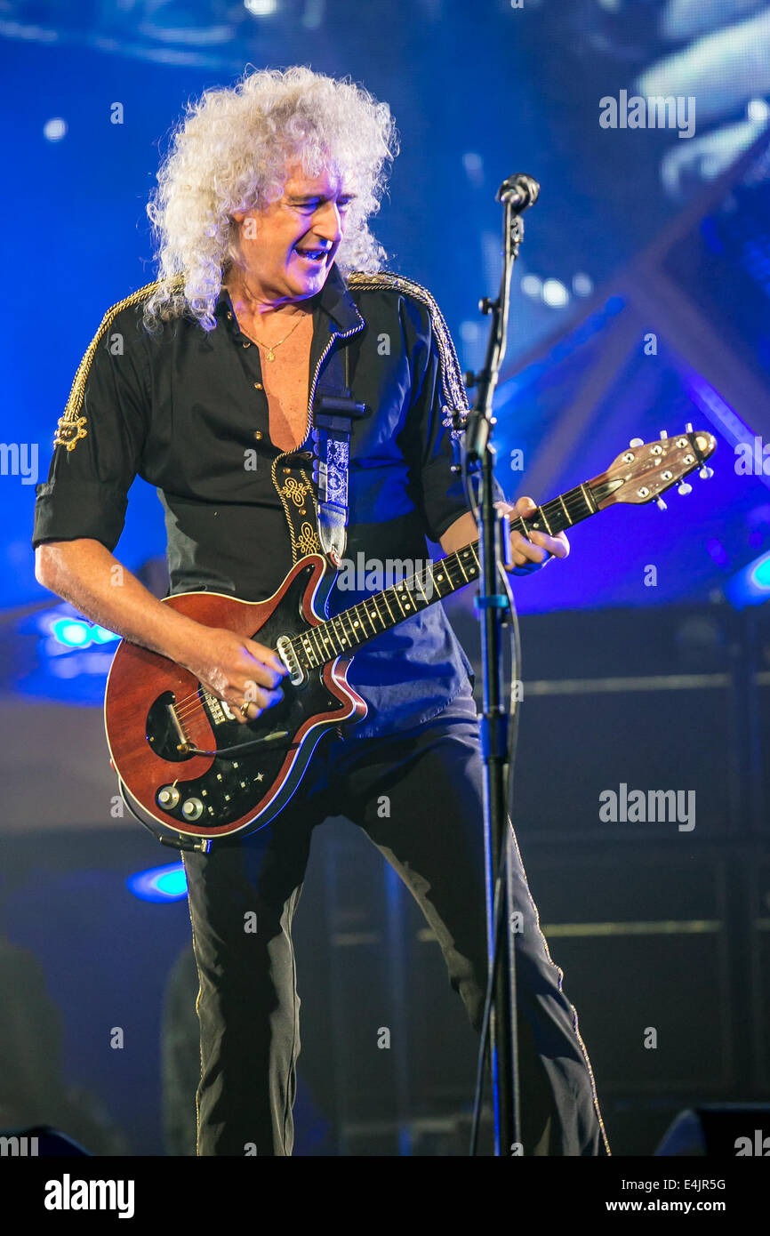Auburn Hills, Michigan, USA. 12th July, 2014. BRIAN MAY of QUEEN ADAM ...