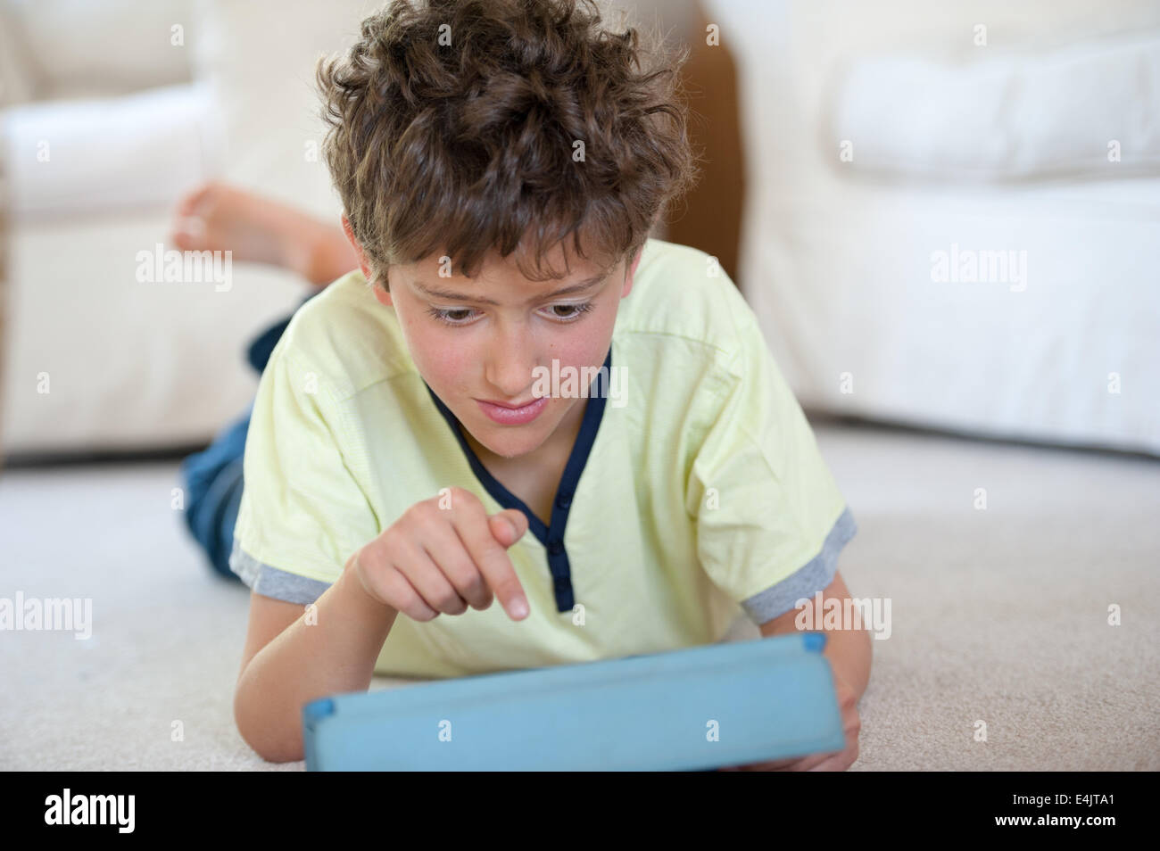 Boy ipad technology hi-res stock photography and images - Alamy