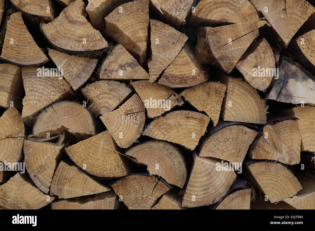 Stack of logs Stock Photo - Alamy