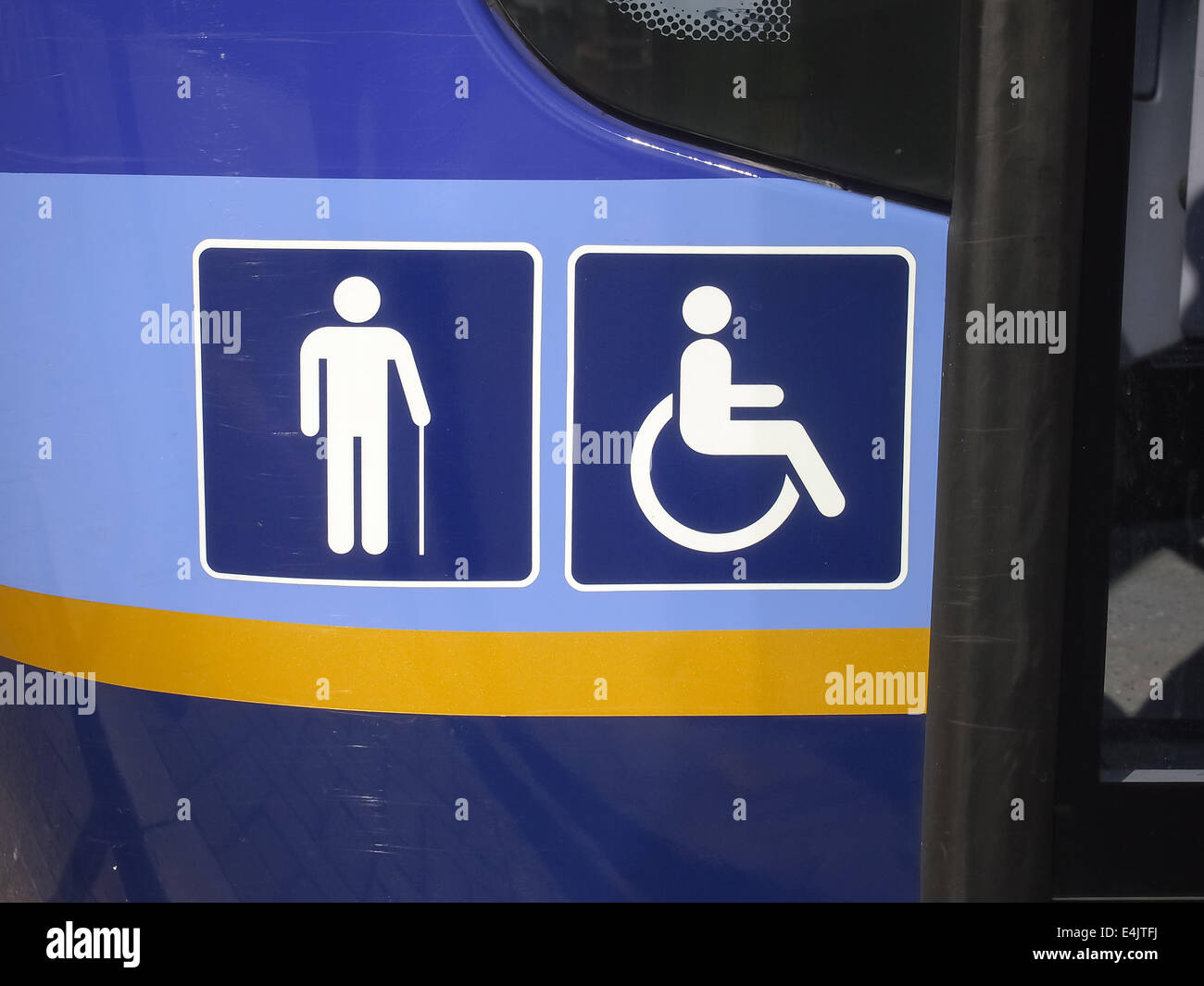 Bus disabled sign hi-res stock photography and images - Alamy