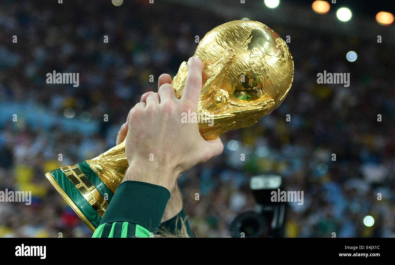 World cup trophy lift hi-res stock photography and images - Alamy