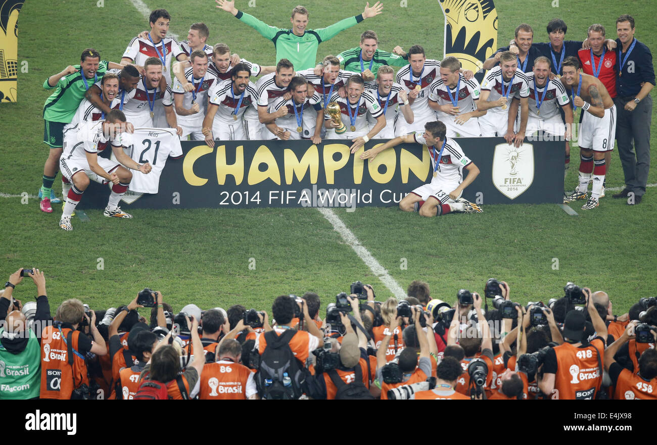 2014 fifa world cup brazil final trophy hi-res stock photography and ...