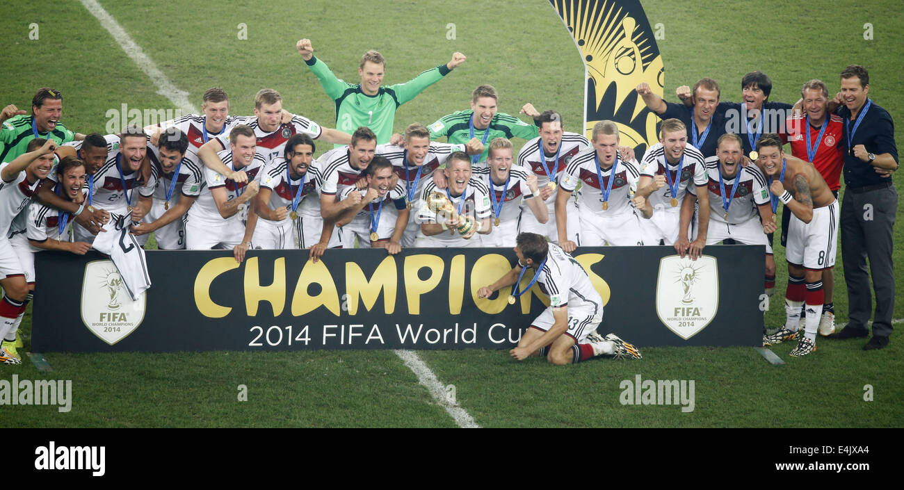 2014 fifa world cup brazil final trophy hi-res stock photography and ...