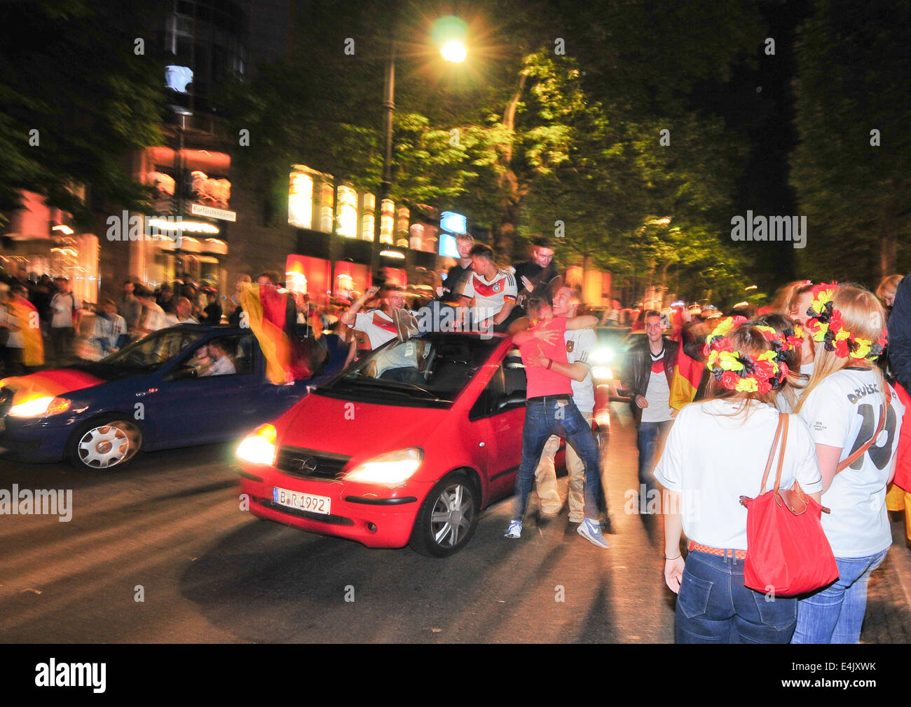 Fans celebrations hi-res stock photography and images - Alamy