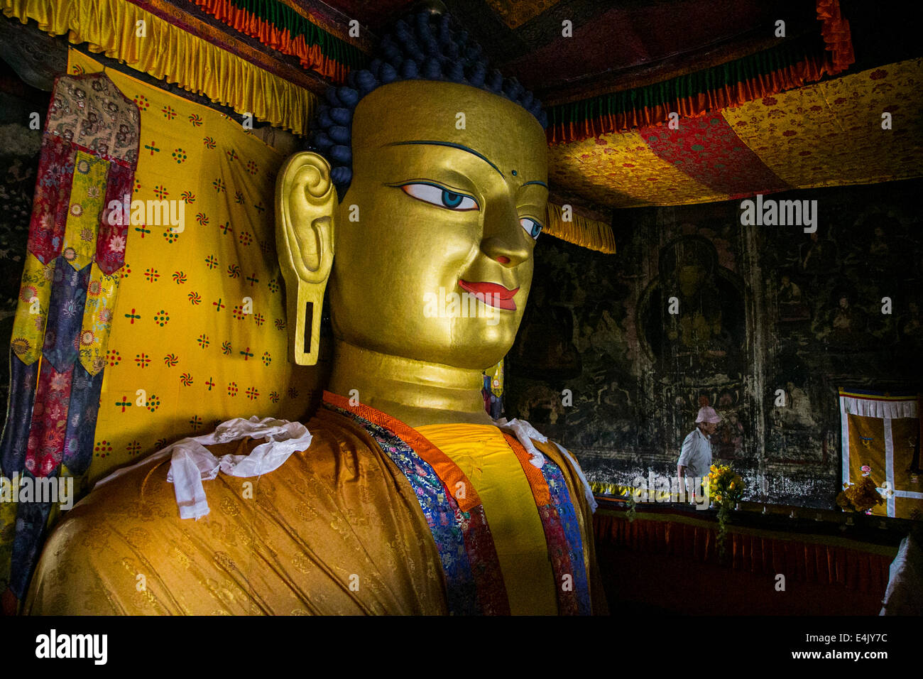 Gold buddha monastery hi-res stock photography and images - Alamy
