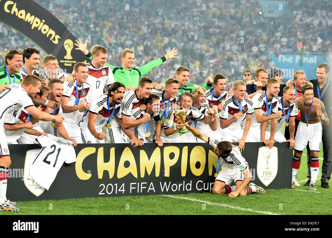 Rio De Janeiro, Brazil. 13th July, 2014. Germany's Thomas Muller (front ...